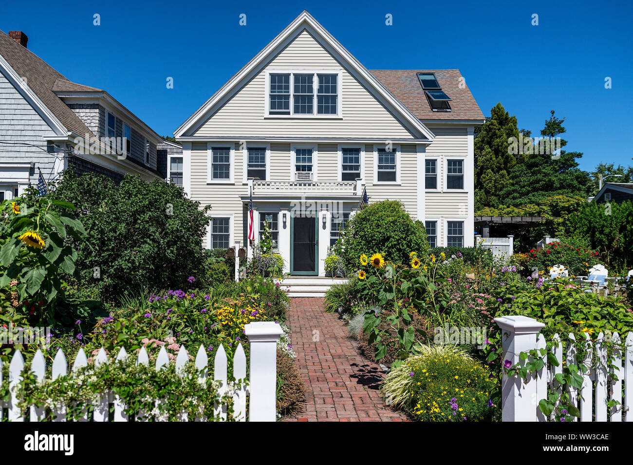 Commercial street provincetown hi-res stock photography and images - Alamy