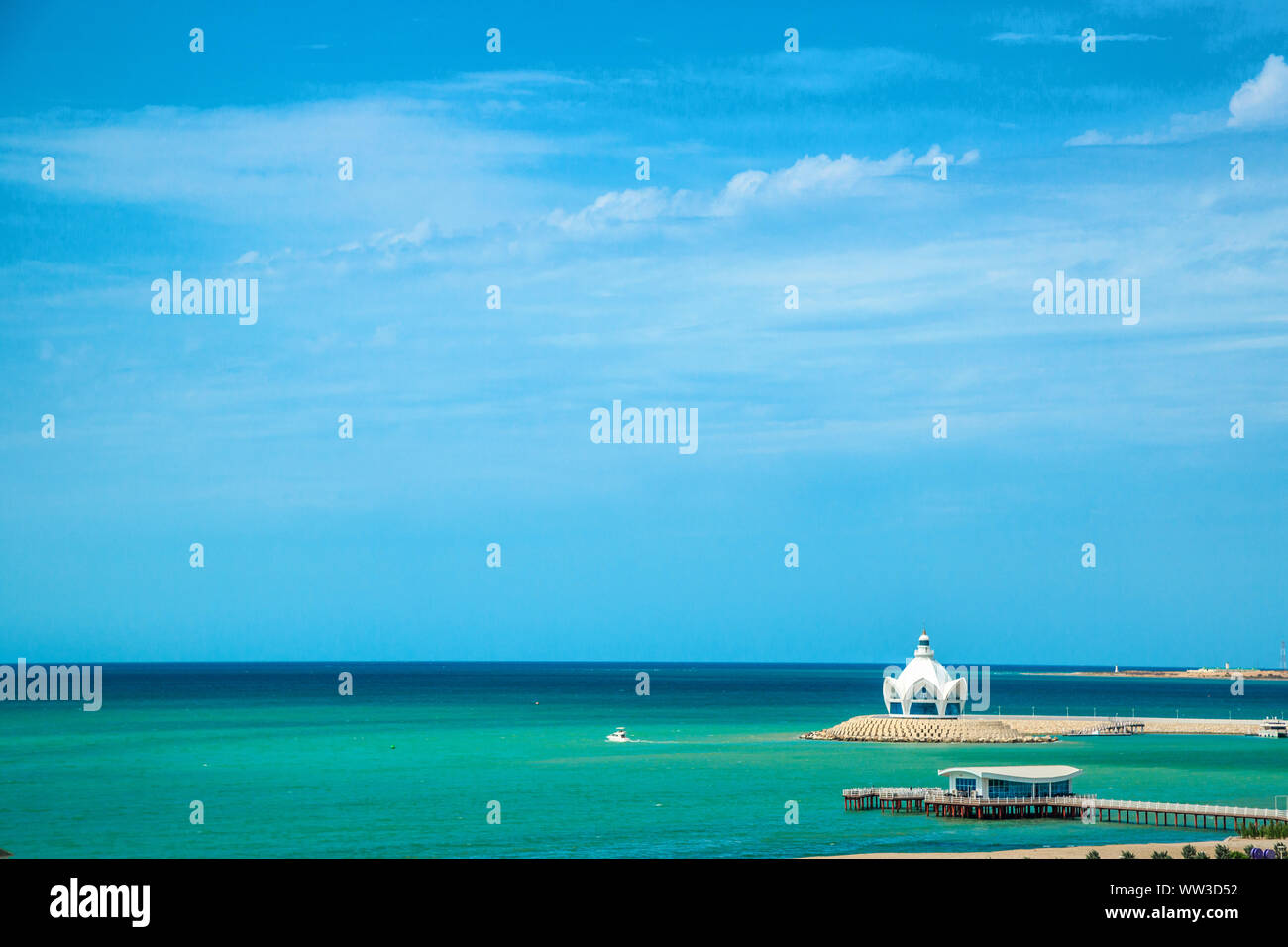 Aqua marina transparent water hi-res stock photography and images - Alamy