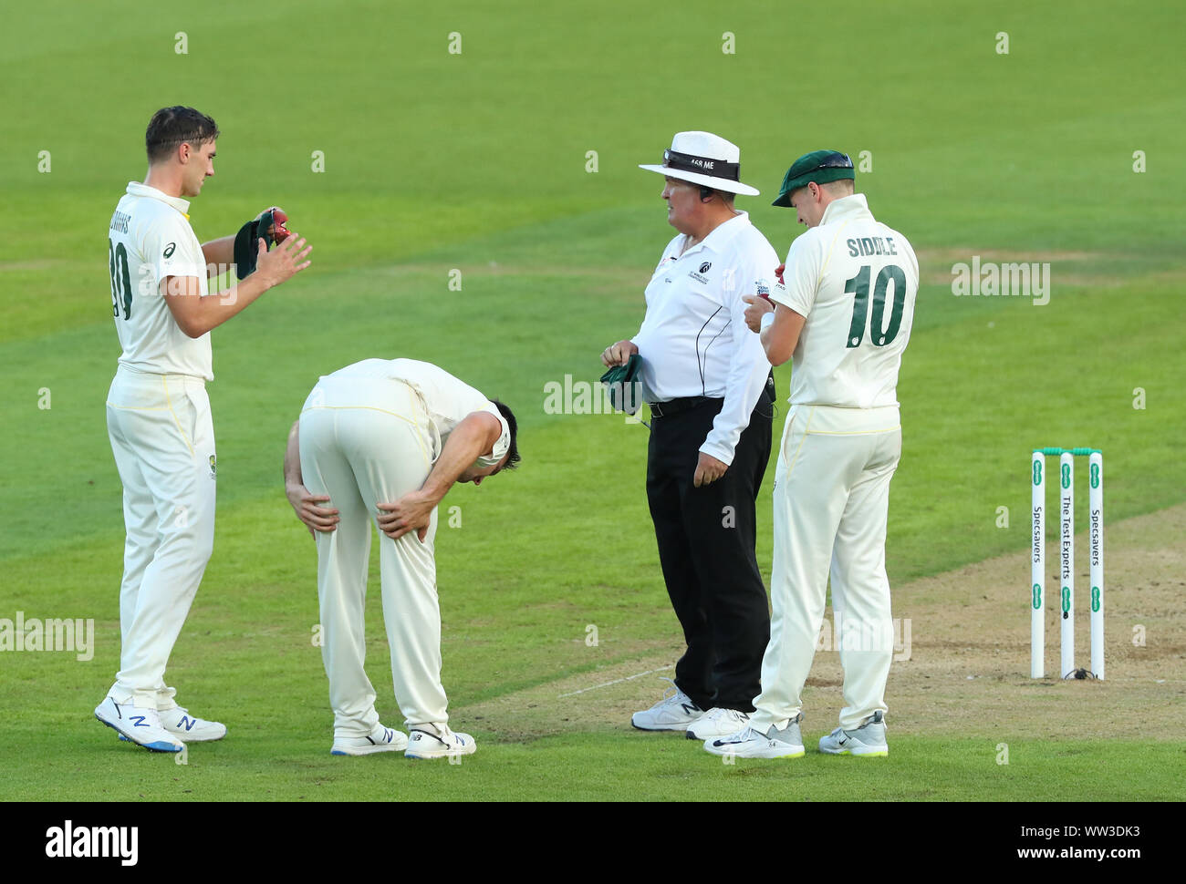 LONDON, ENGLAND. 12 SEPTEMBER 2019: Mitchell Marsh of Australia pulls ...