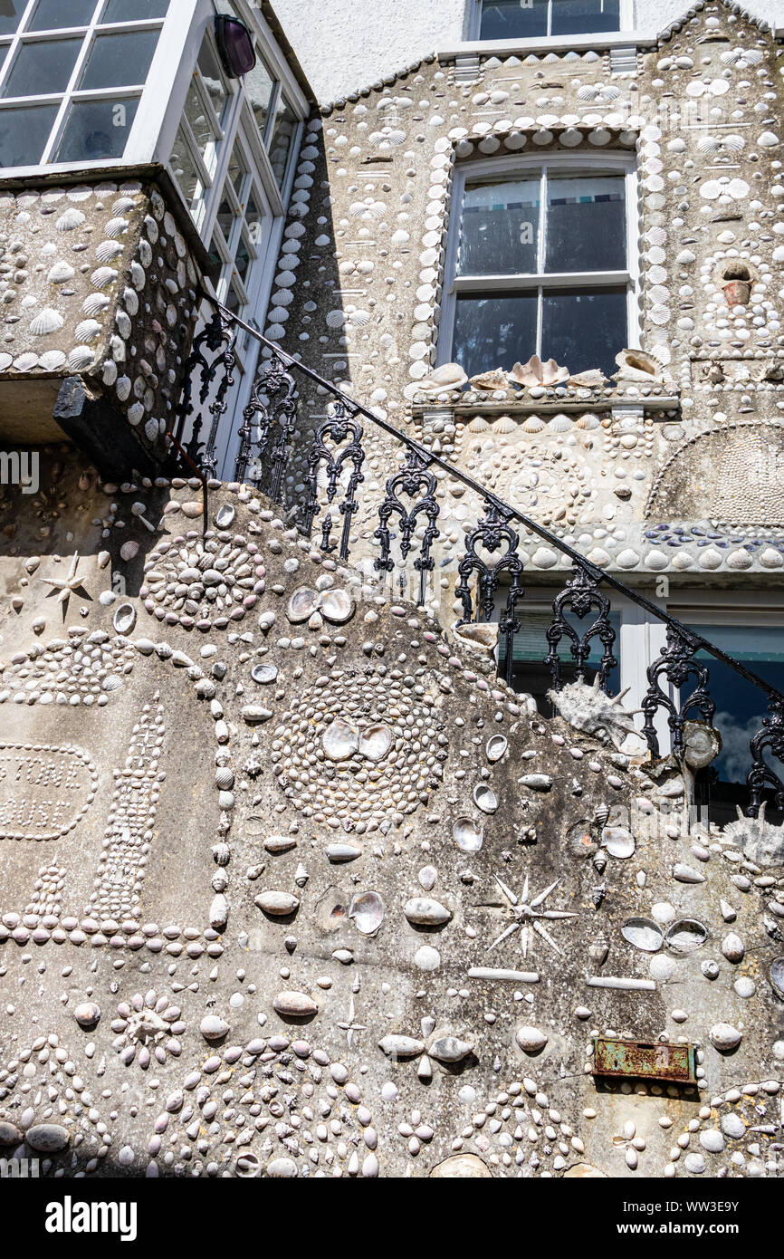Shell house polperro cornwall hi-res stock photography and images - Alamy