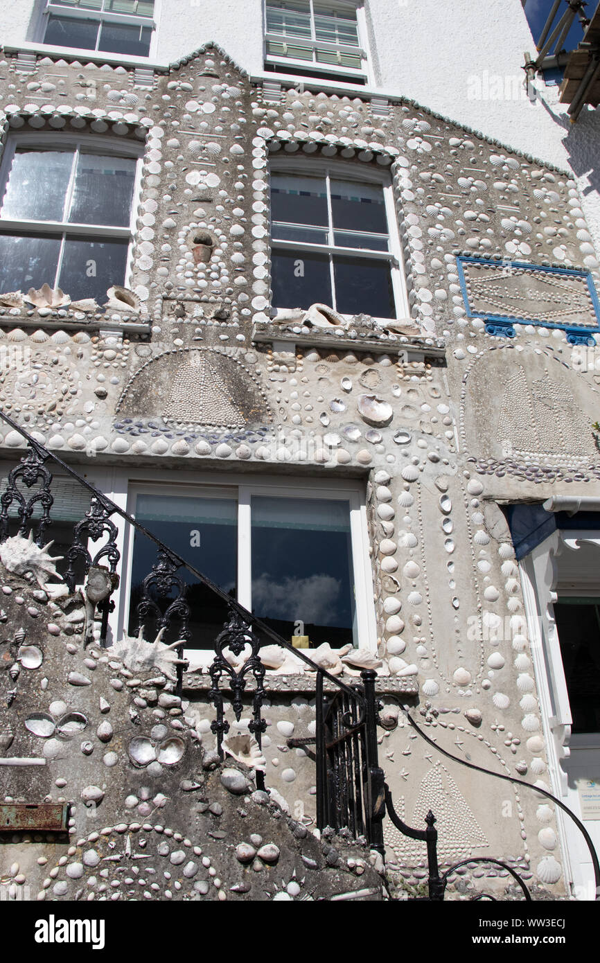 Shell house polperro cornwall hi-res stock photography and images - Alamy