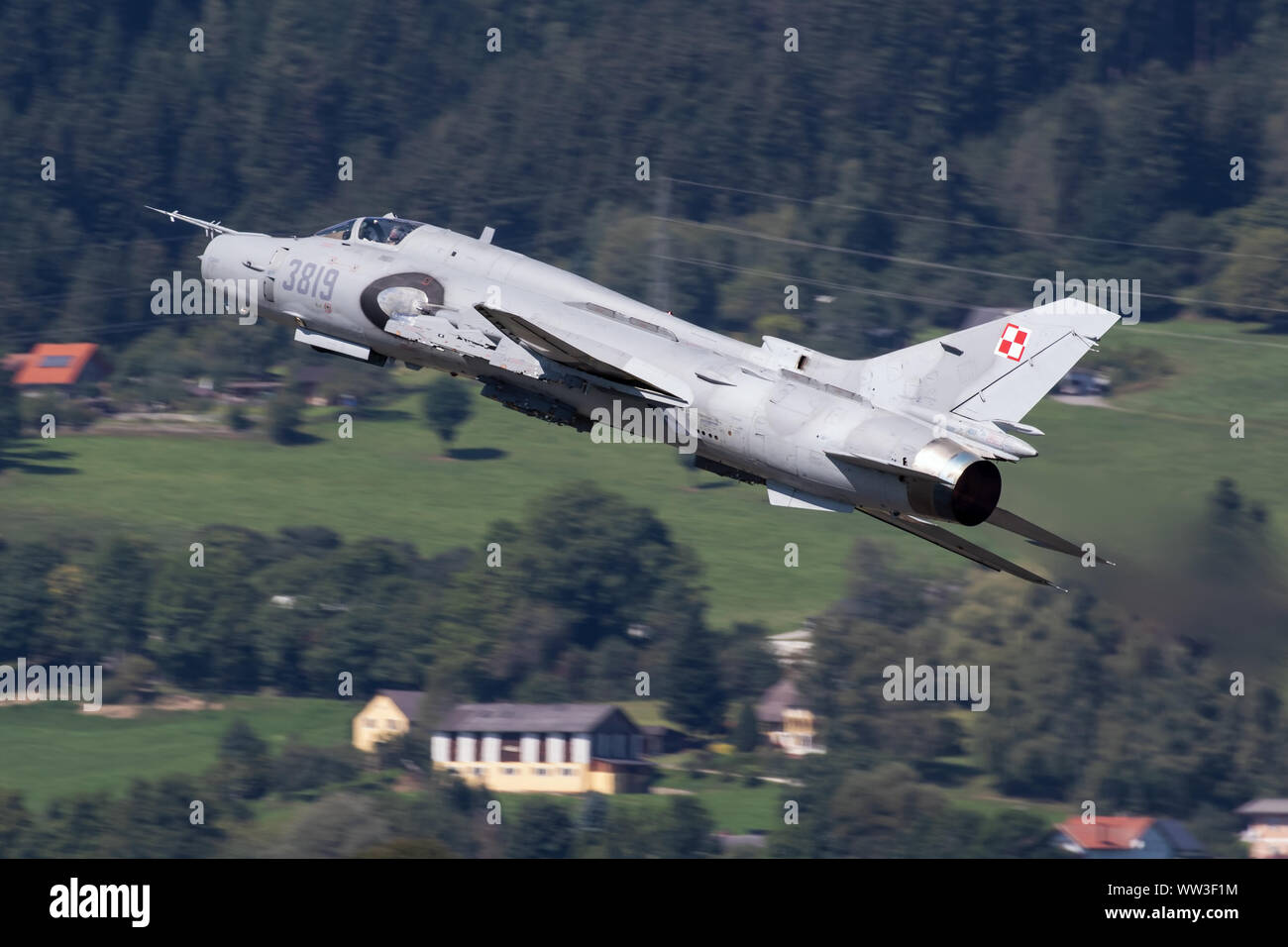 Su 22 fitter hi-res stock photography and images - Alamy