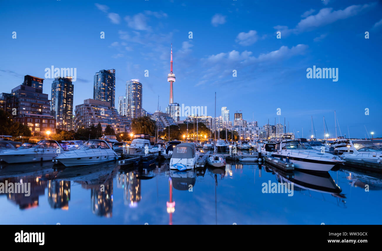 Toronto dusk night tower lights hi-res stock photography and images - Alamy