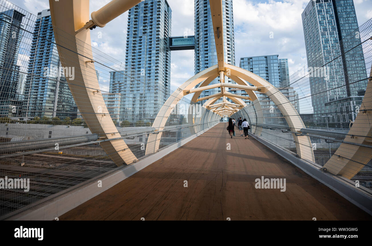 Puente De Luz Pedestrian Bridge, Toronto, Ontario, Canada Stock Photo ...