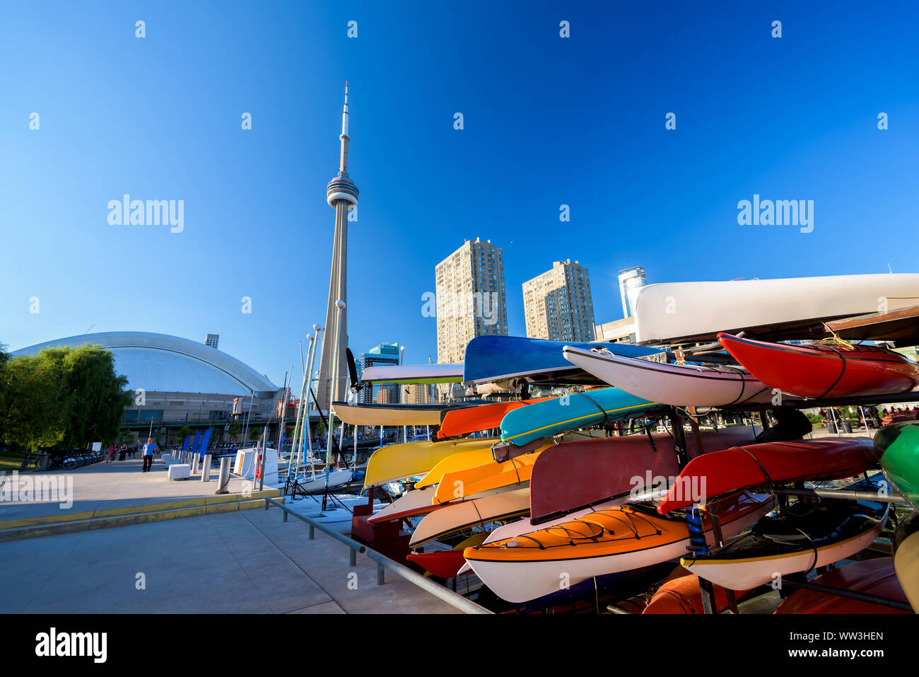 Modern buildings in toronto hi-res stock photography and images - Alamy