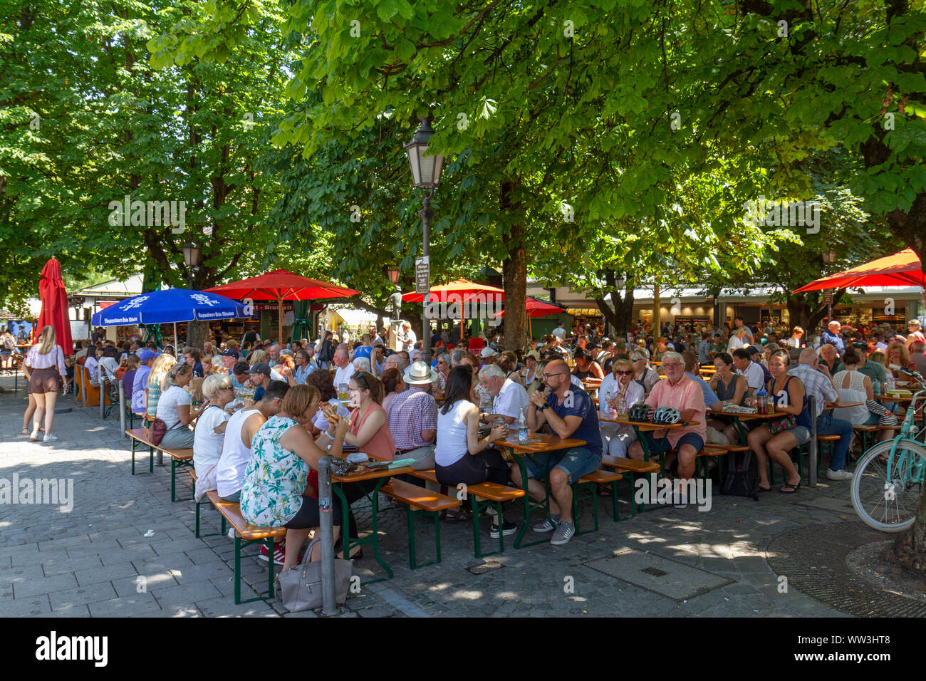 View viktualienmarkt in munich hi-res stock photography and images - Alamy