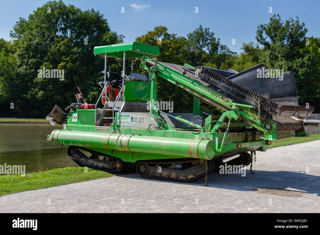 Amphibious Tractor High Resolution Stock Photography and Images - Alamy