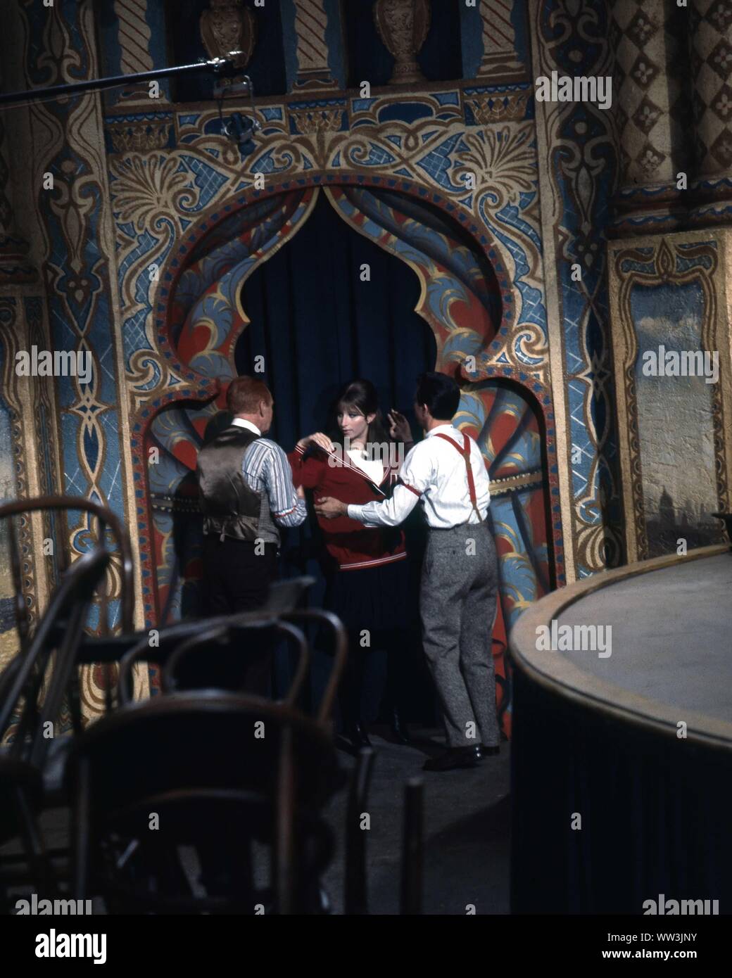 BARBRA STREISAND as Fanny Brice in FUNNY GIRL 1968 director WILLIAM ...