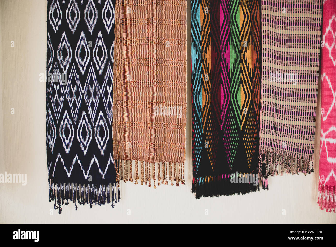 Traditional guatemalan weaving hi-res stock photography and images - Alamy