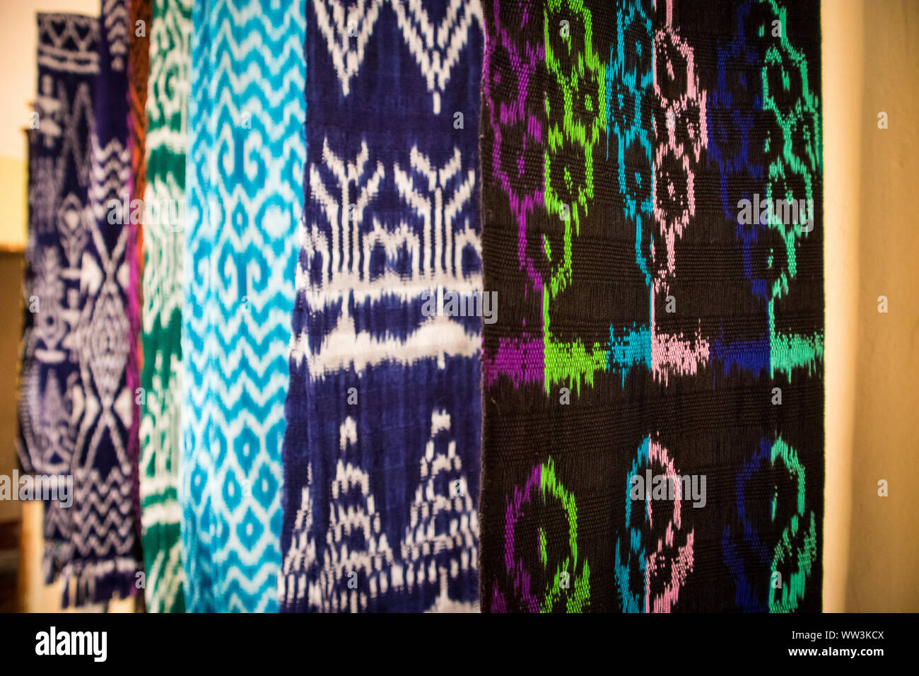 Traditional guatemalan weaving hi-res stock photography and images - Alamy