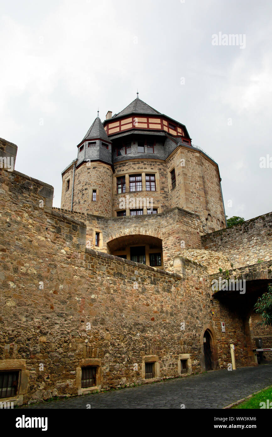Schloss Alzey, heute Sitz des Amtsgerichtes und eines Internats, Alzey ...