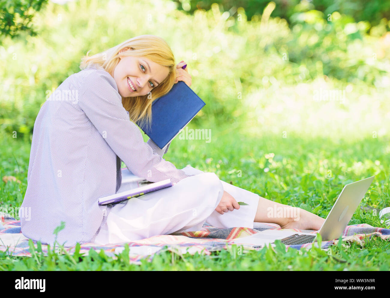 Save time for relax. Create break for yourself. Smart time management ...