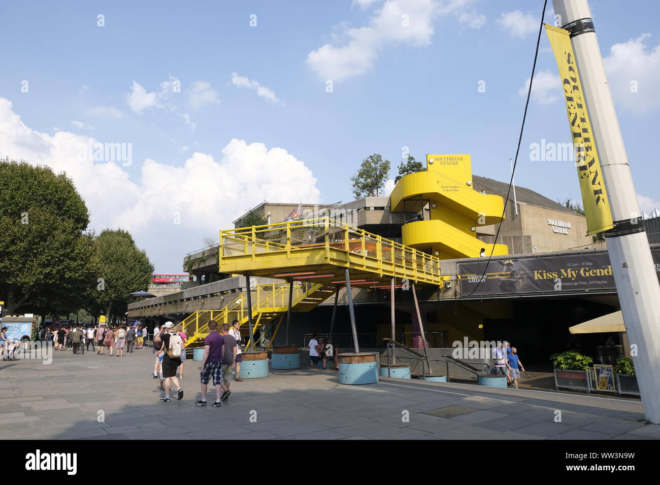 The yellow building london hi-res stock photography and images - Alamy