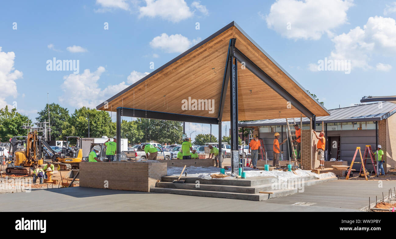 Masonry construction workers hi-res stock photography and images - Alamy