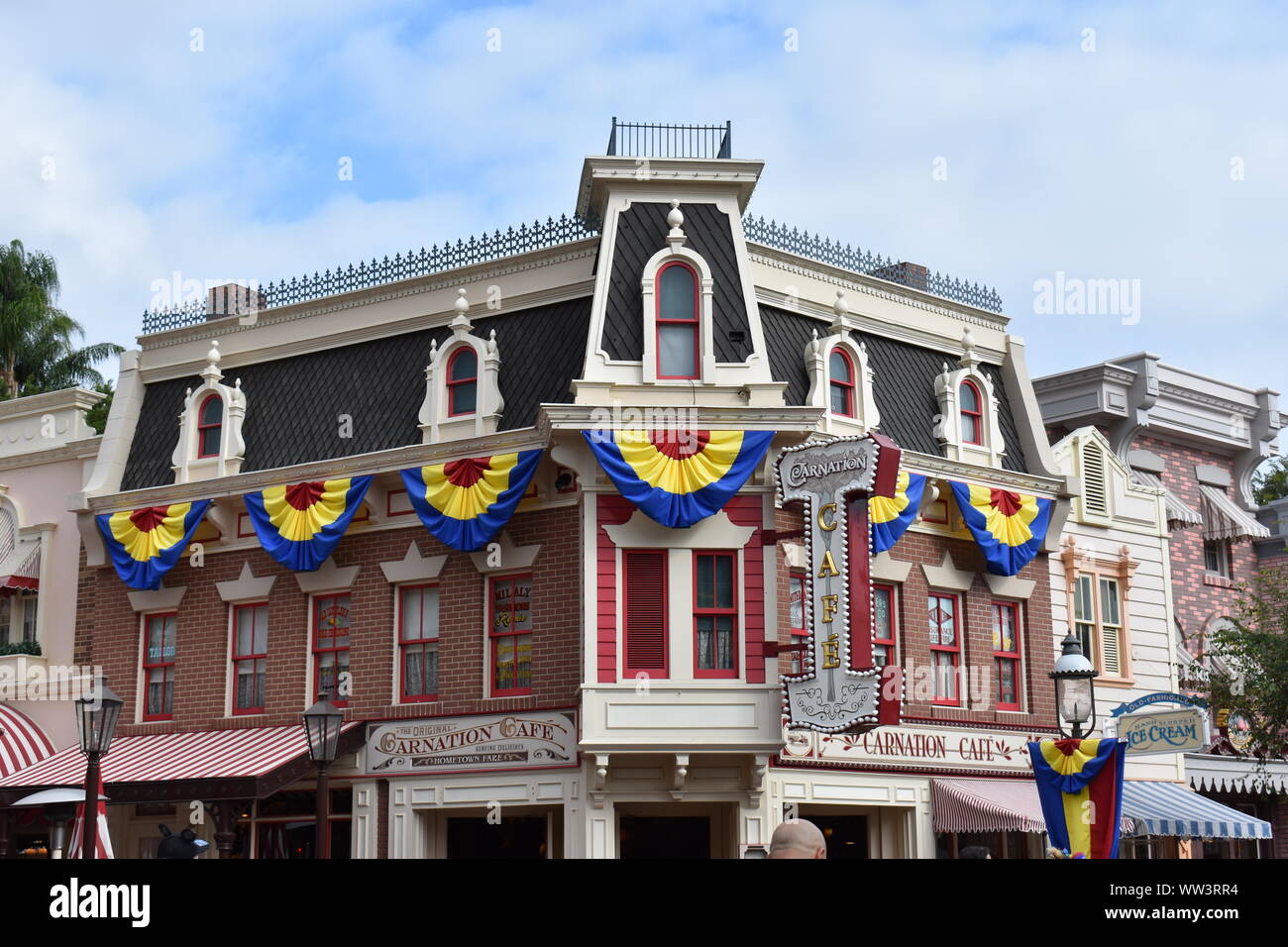 Carnation cafe hi-res stock photography and images - Alamy