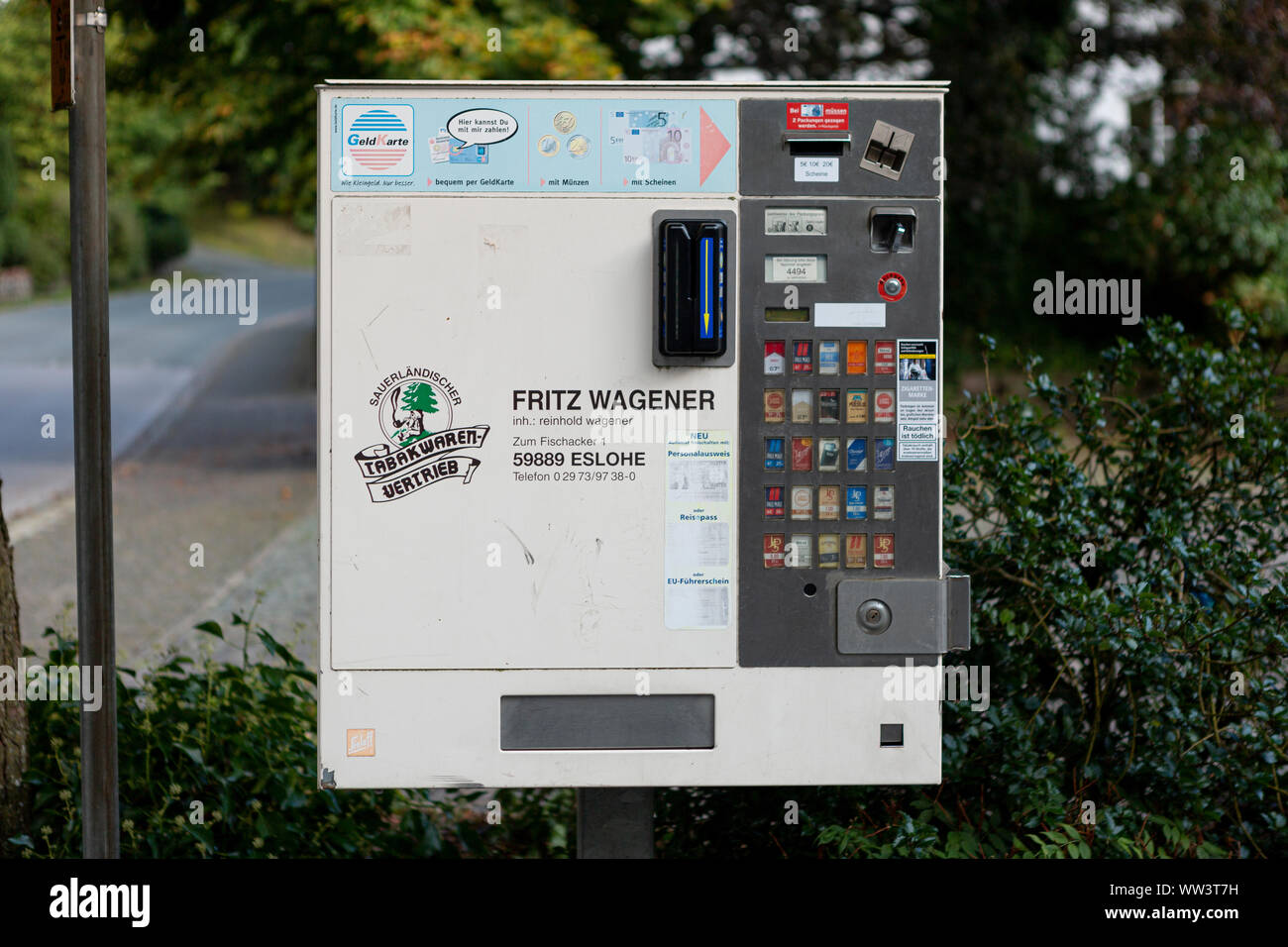 Cigarette vending machine germany hi-res stock photography and images ...
