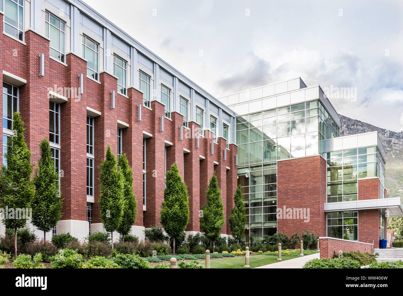 Modern college office hi-res stock photography and images - Alamy