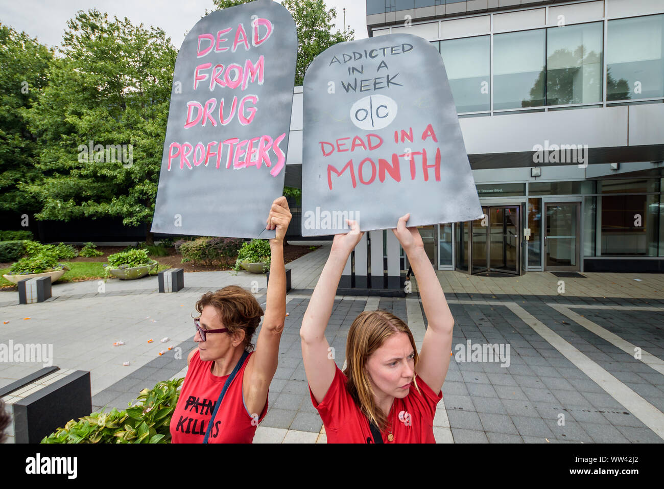 Sackler protest hi-res stock photography and images - Alamy