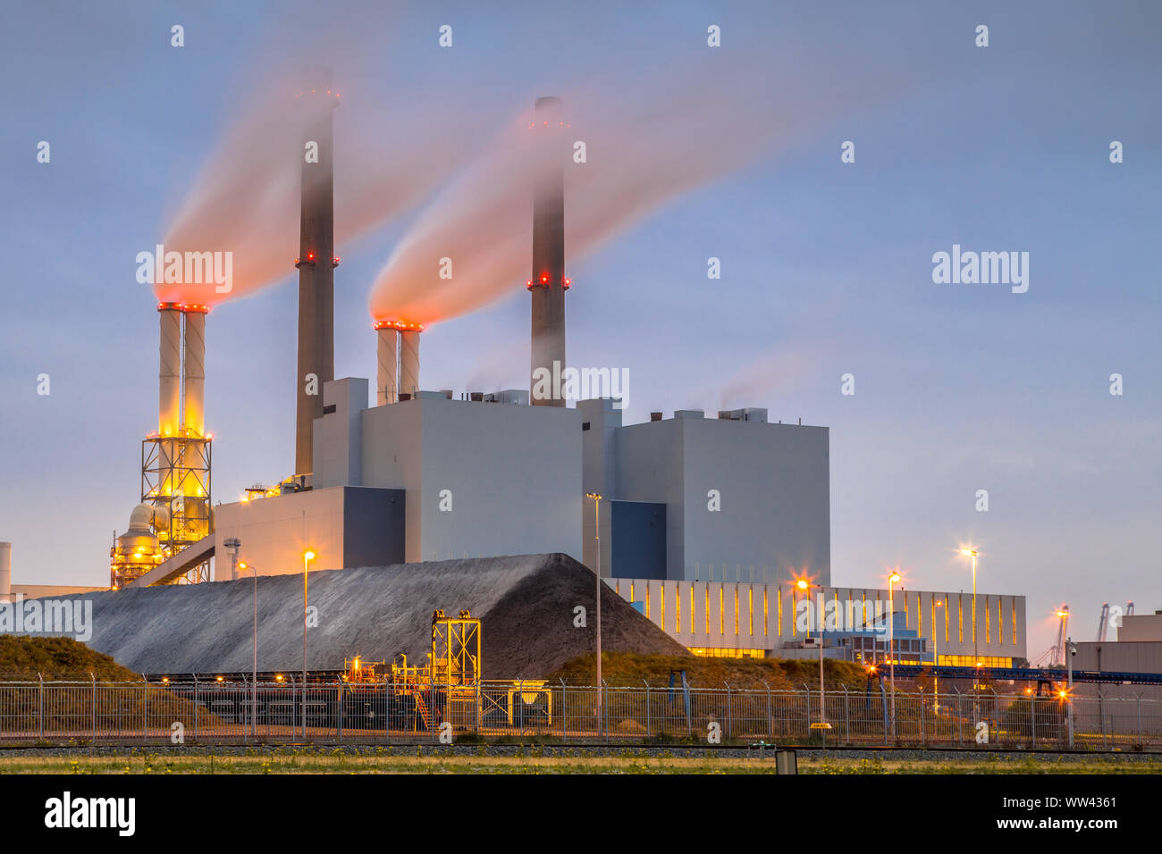 Maasvlakte uniper power plant hi-res stock photography and images - Alamy