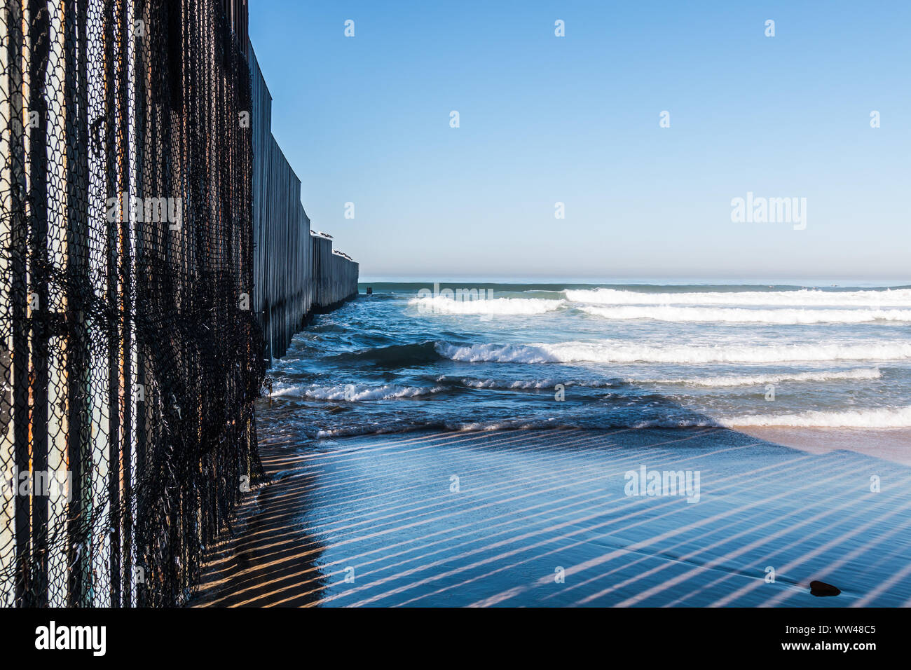 Usa mexico sea border hi-res stock photography and images - Alamy