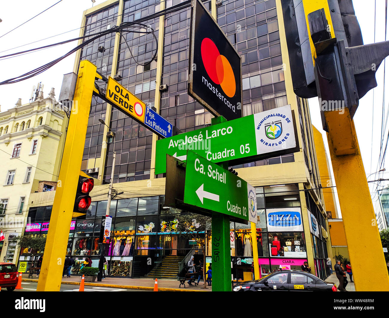 Miraflores one with his parque Kennedy in Lima Peru, most visit by ...