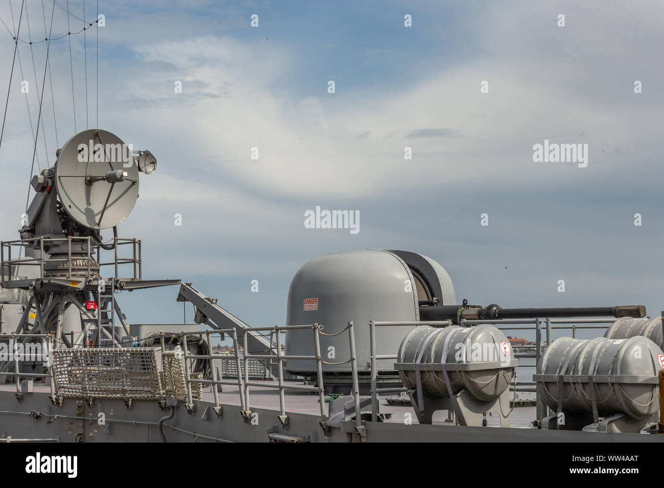 Royal australian navy ships hi-res stock photography and images - Alamy
