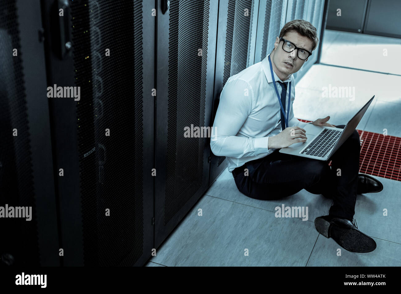 Police looking at laptop hi-res stock photography and images - Alamy