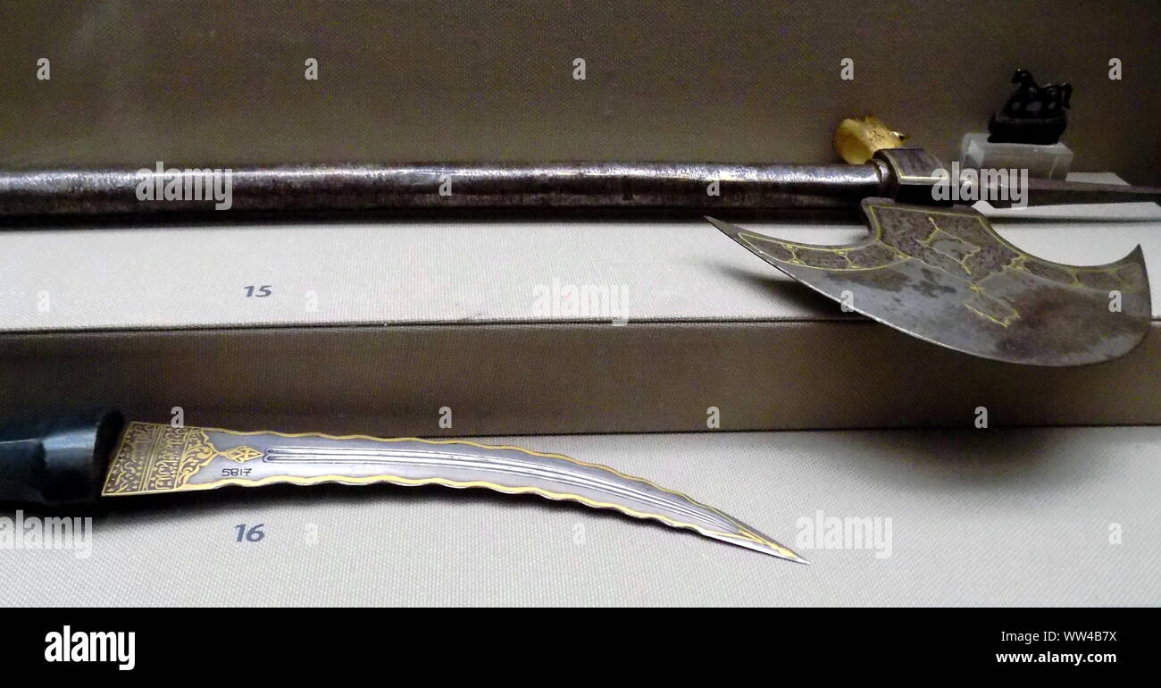 Art with guns hi-res stock photography and images - Alamy