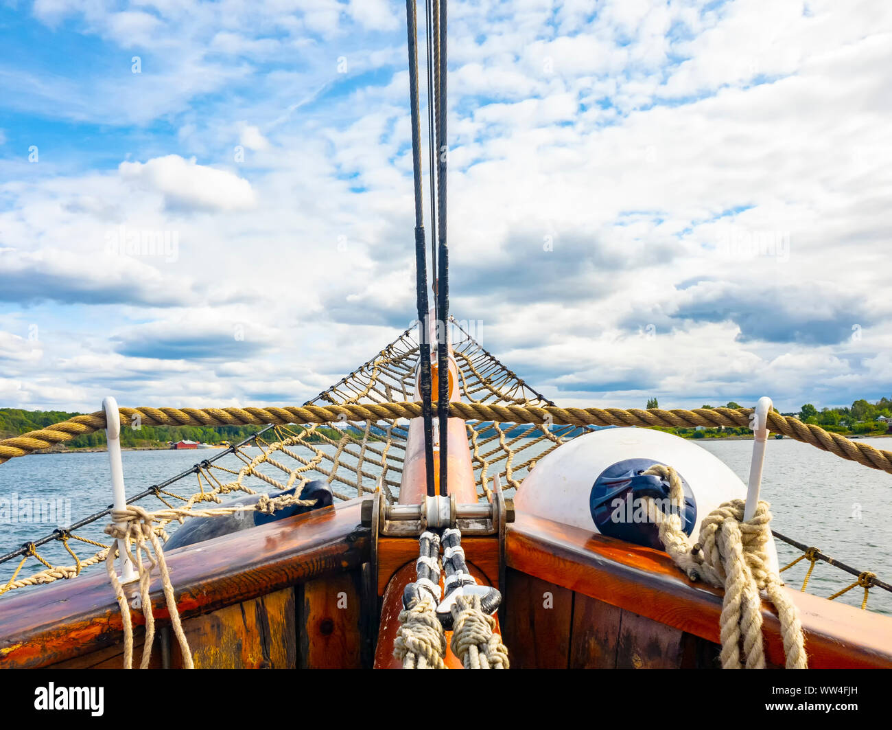 Sun bow wave hi-res stock photography and images - Alamy