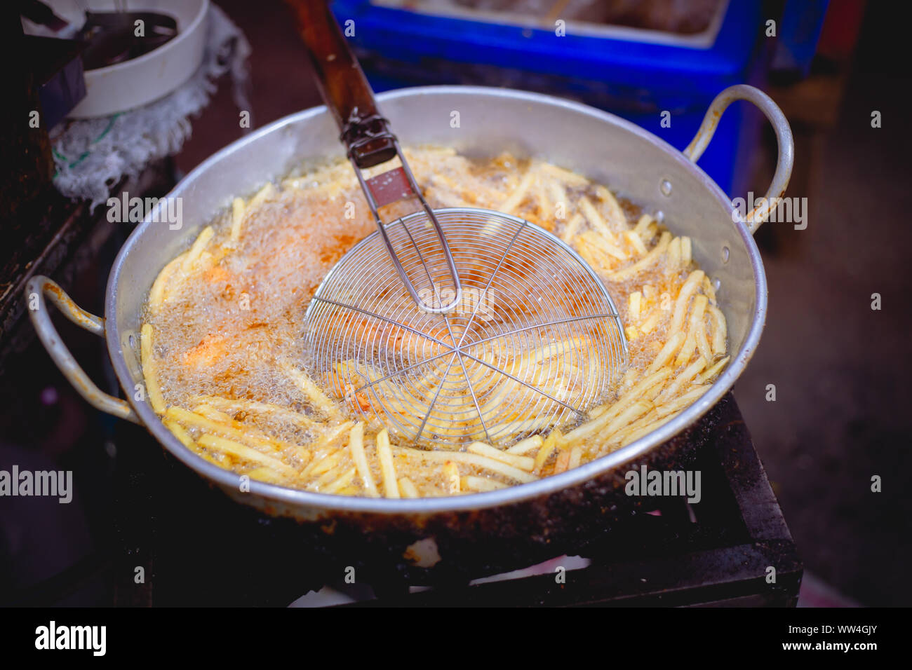 Chip oil hi-res stock photography and images - Alamy