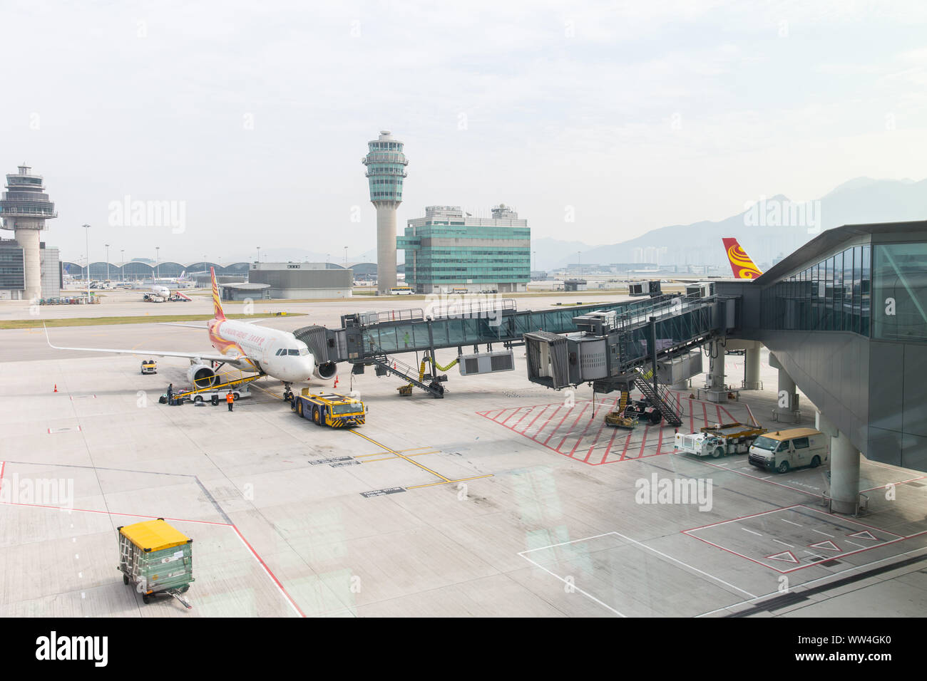 Hongkong Airlines airplane dock bridge to transfer passenger from ...