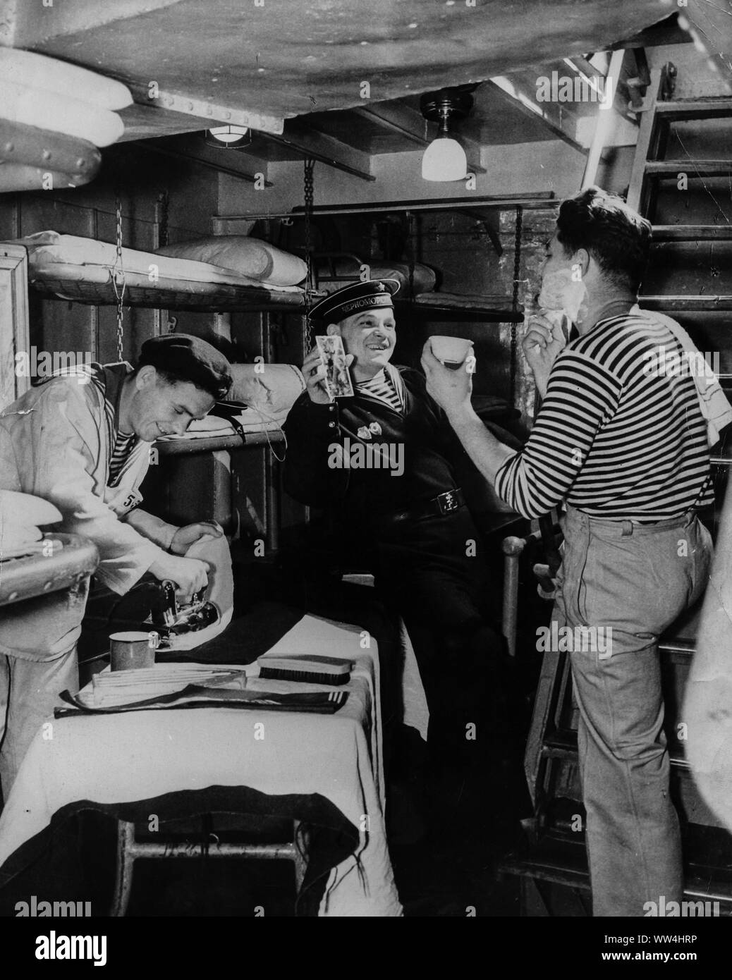 Navy men Black and White Stock Photos & Images - Alamy