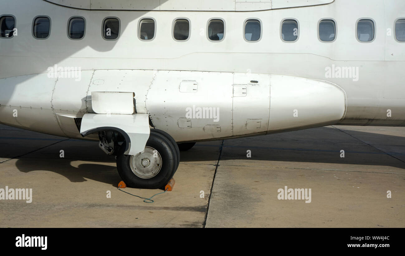 Side exterior hi-res stock photography and images - Alamy