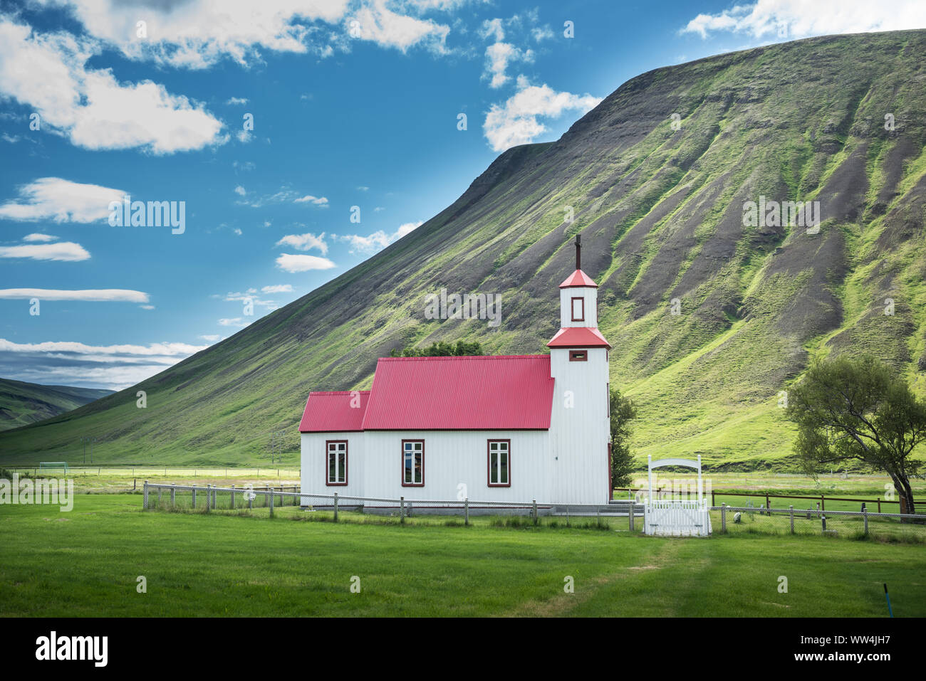 Landscape view small church hi-res stock photography and images - Alamy