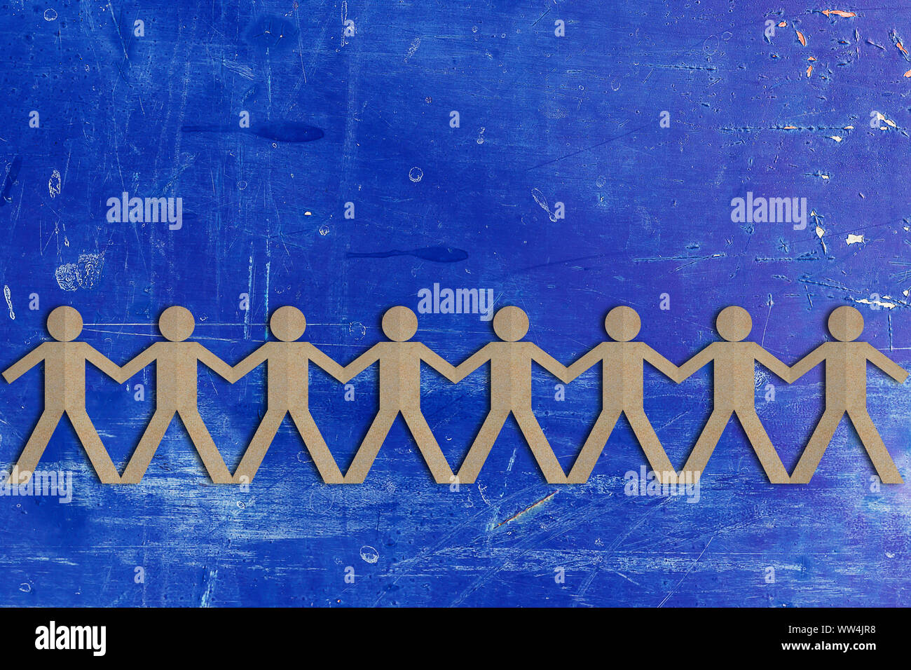 Cut out paper people hi-res stock photography and images - Alamy