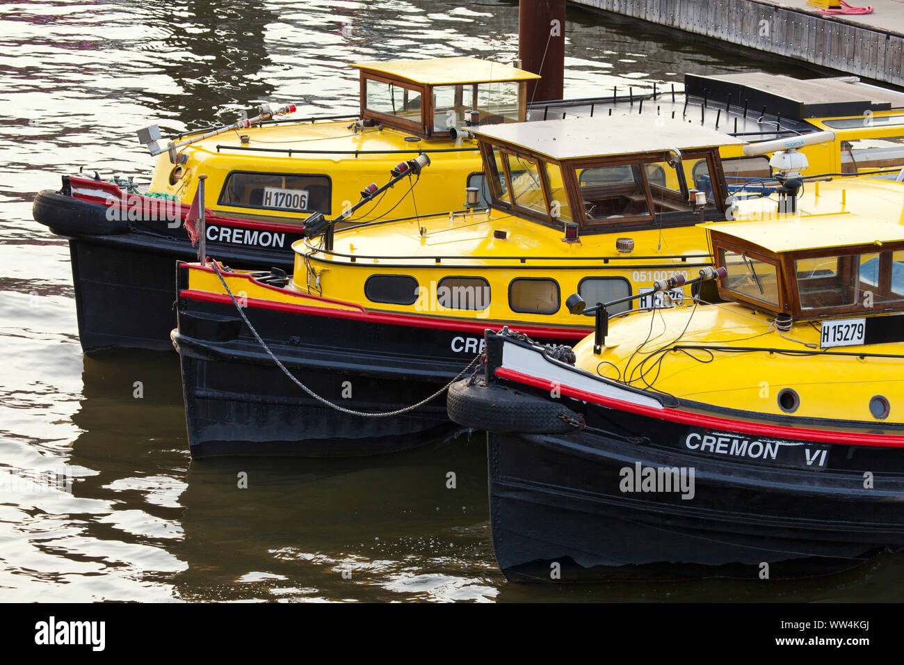 Launchboats hi-res stock photography and images - Alamy