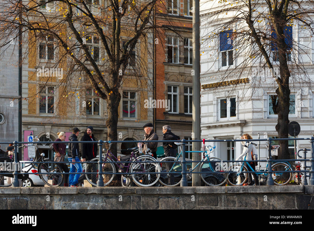 New Jungfernstieg in Hamburg Stock Photo - Alamy