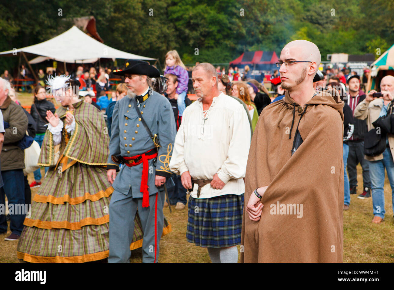 Medieval trader hi-res stock photography and images - Alamy