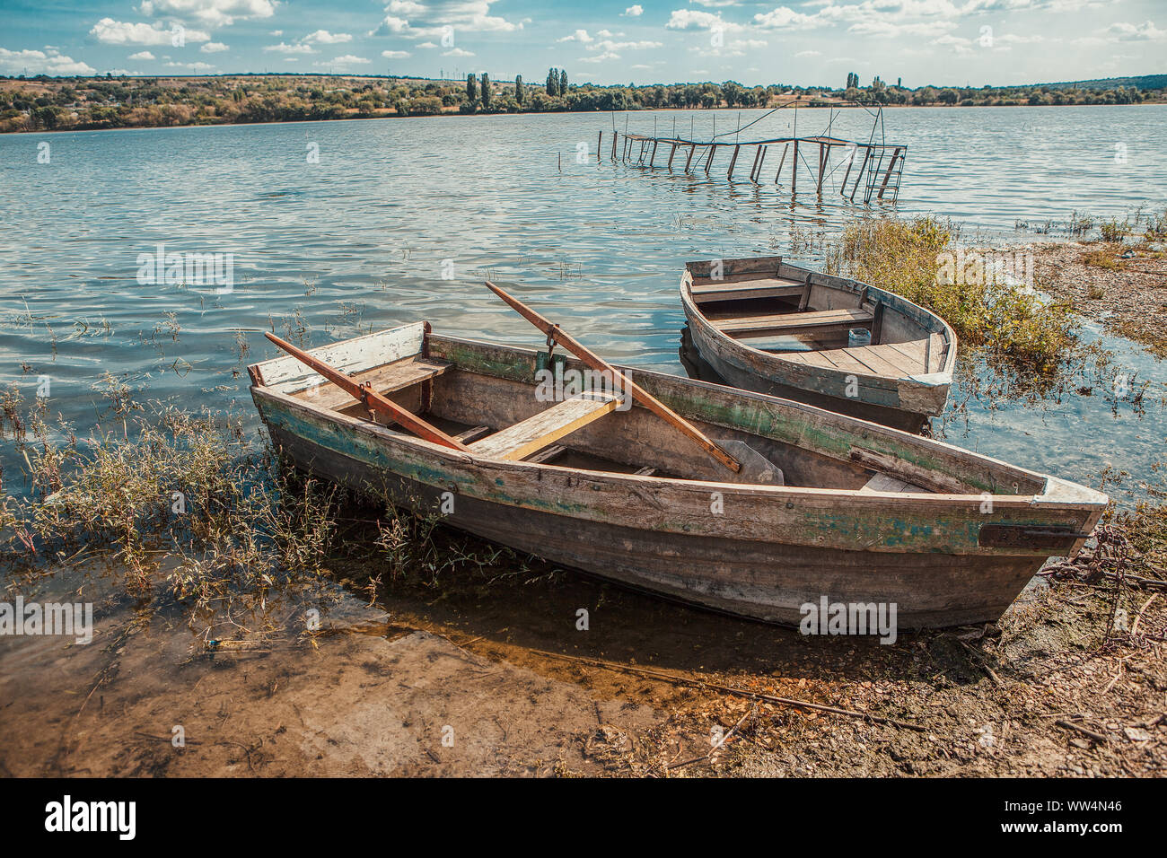 River two rowing boats hi-res stock photography and images - Alamy