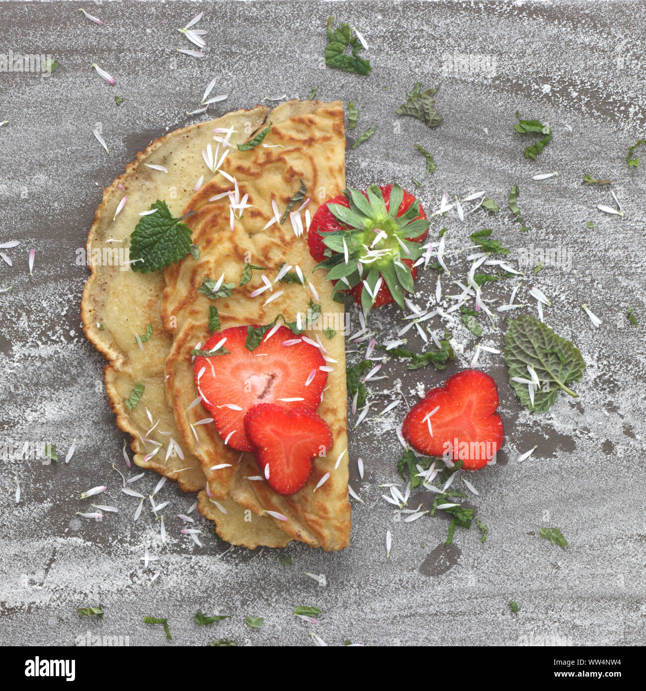 Gelatinizing hi-res stock photography and images - Alamy