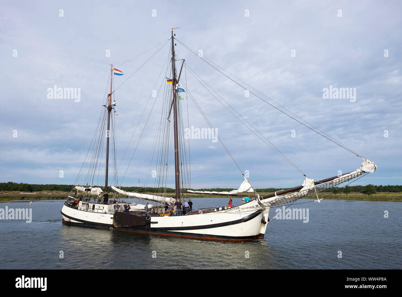 Two masted ship hi-res stock photography and images - Alamy