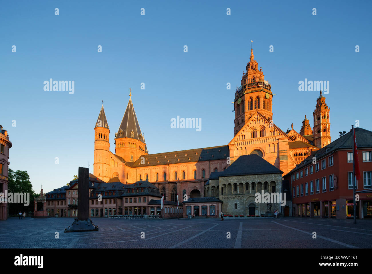 Mainz cathedral hi-res stock photography and images - Alamy