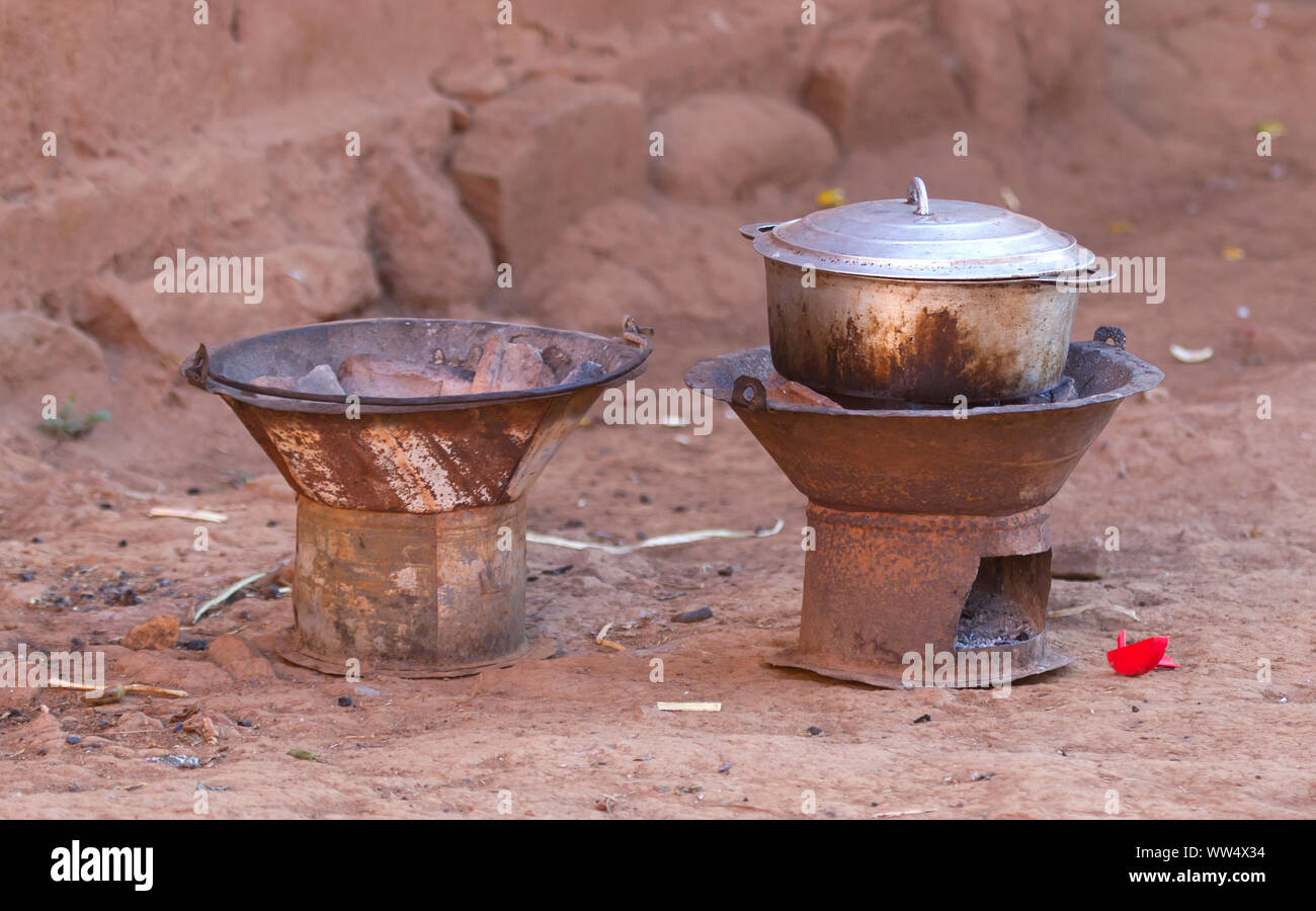 Cooking pot in use, dinner in Madagascar Stock Photo - Alamy