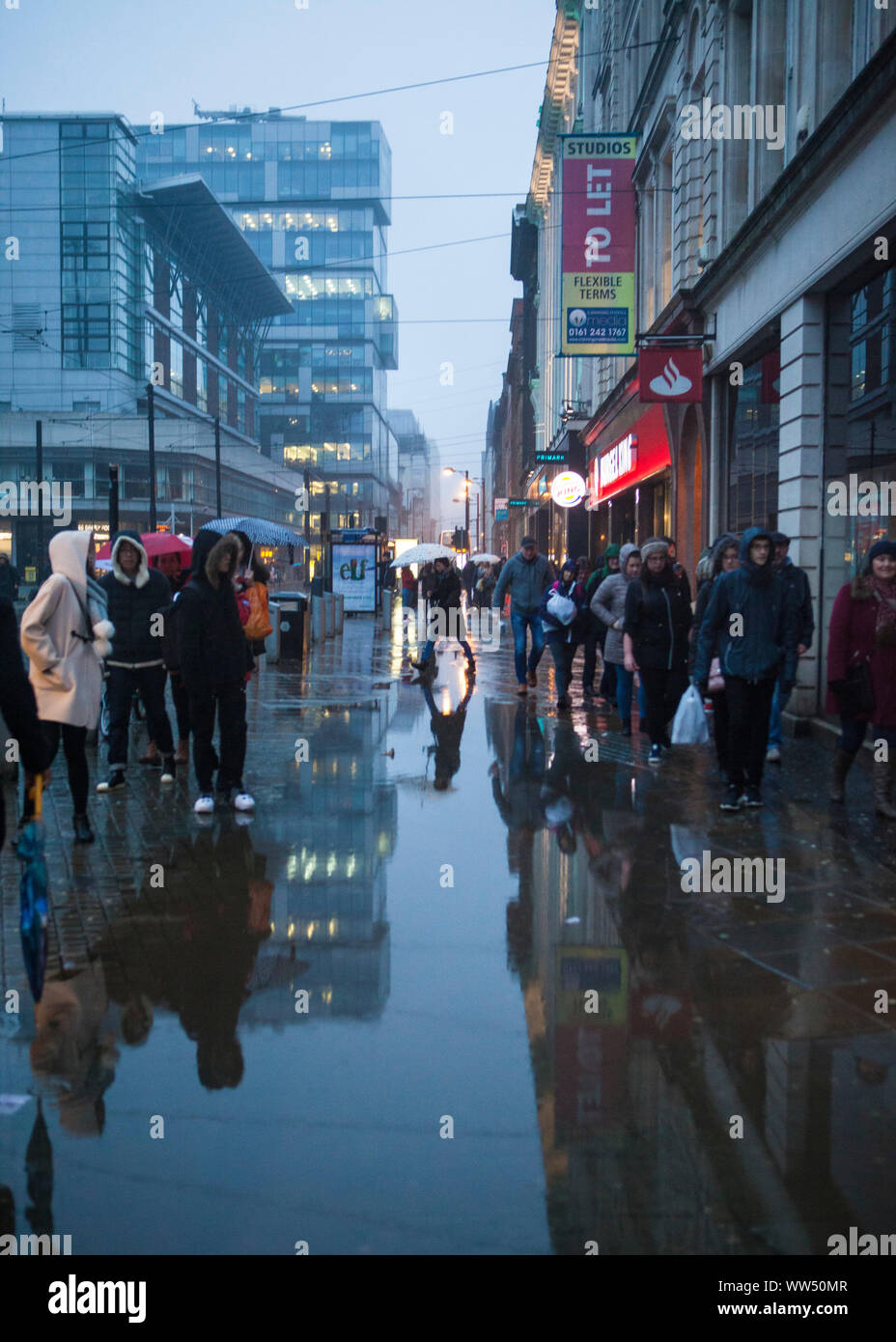 Rainy day in manchester hi-res stock photography and images - Alamy