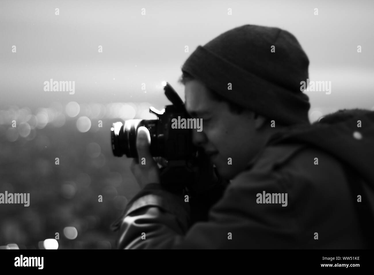 Passer by in the night hi-res stock photography and images - Alamy
