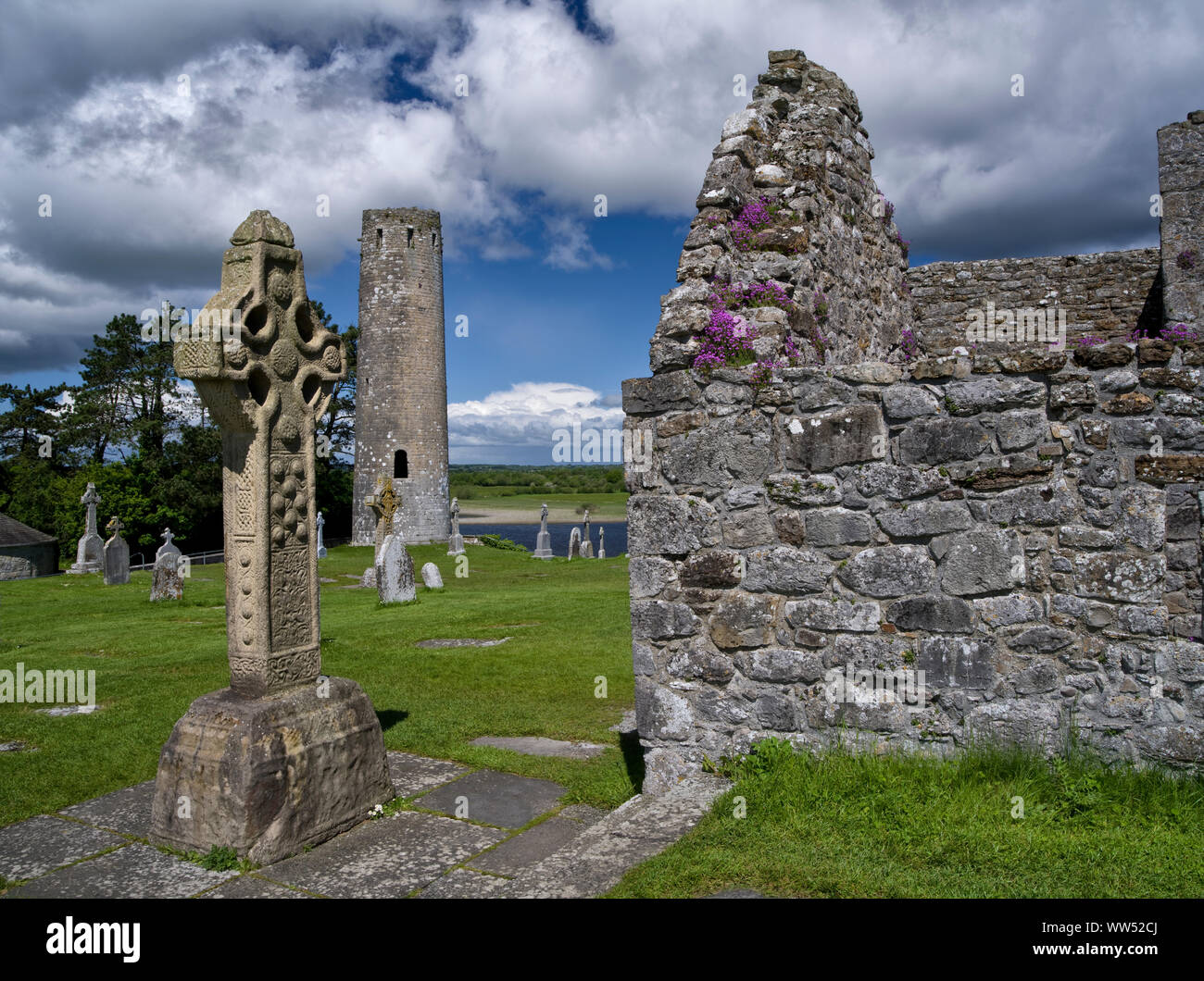 Clonmacnoise high cross hi-res stock photography and images - Alamy