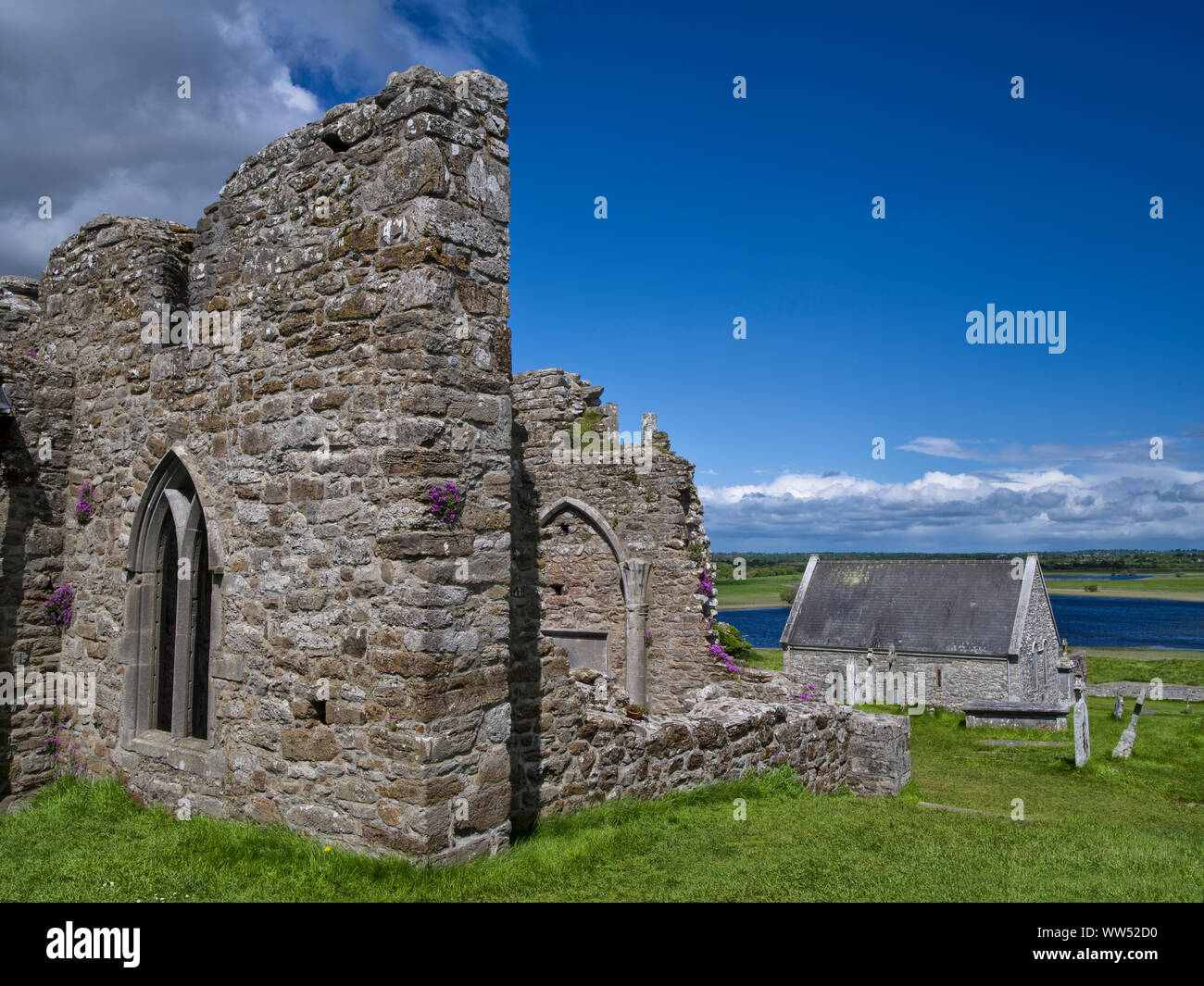 Ireland, County Offaly, monastery complex Clonmacnoise, Connor Temple ...