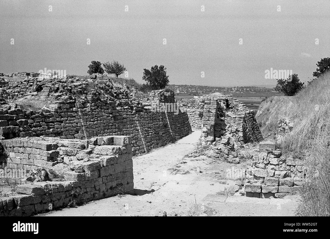 Walls of ancient troy hi-res stock photography and images - Alamy