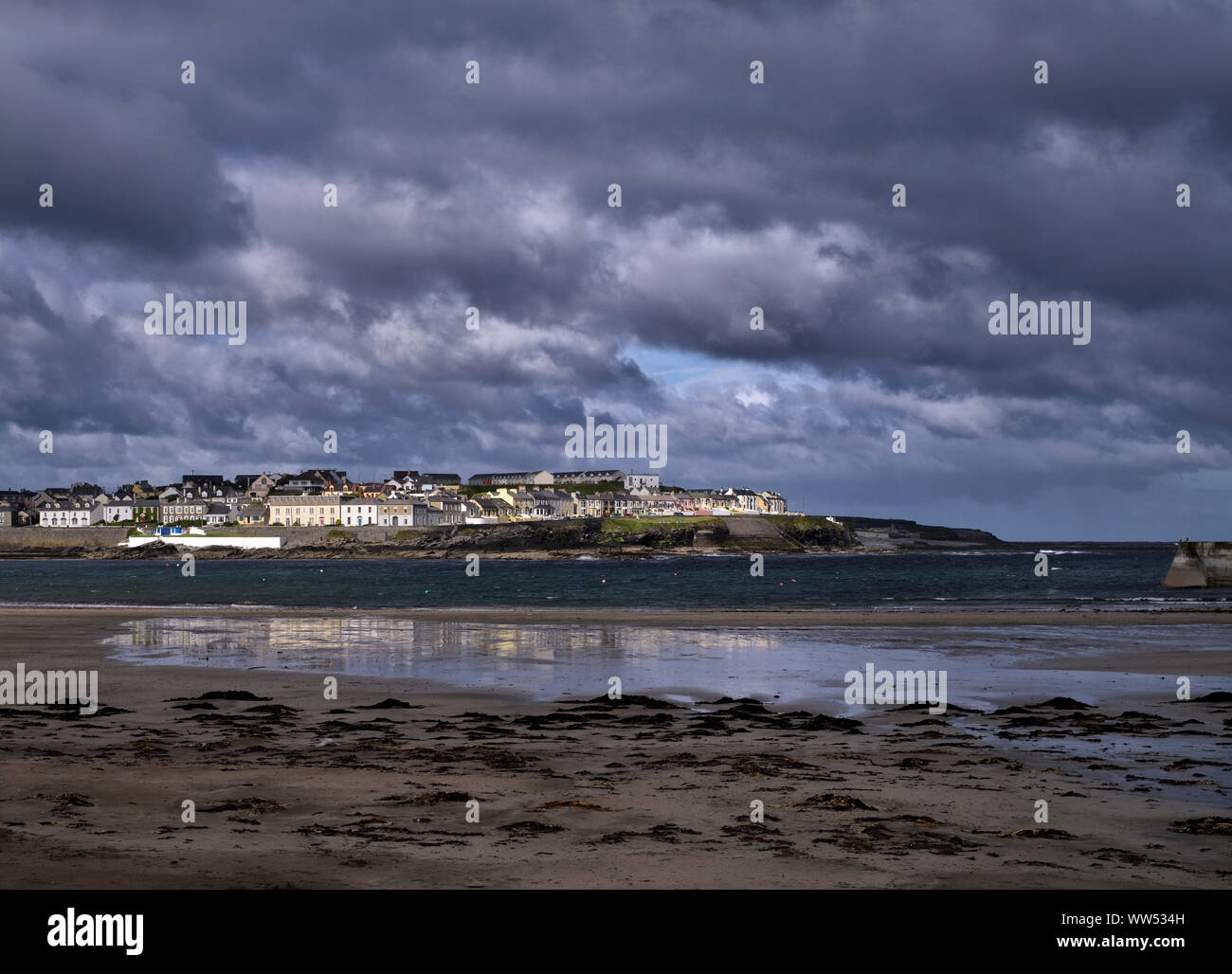 Lakeside loop hi-res stock photography and images - Alamy