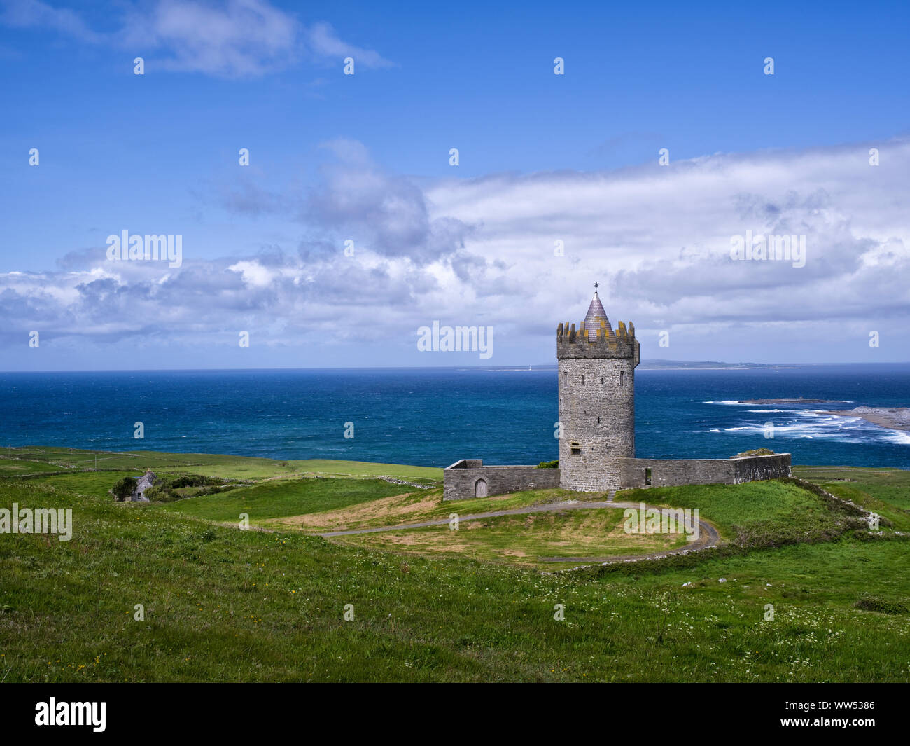 Obrians tower near doolin hi-res stock photography and images - Alamy